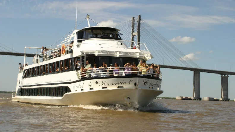 El barco Ciudad de Rosario se prepara para volver a navegar tras una ...